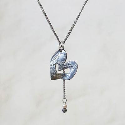 Collier love gris - Rien ne se perd, tout se crée